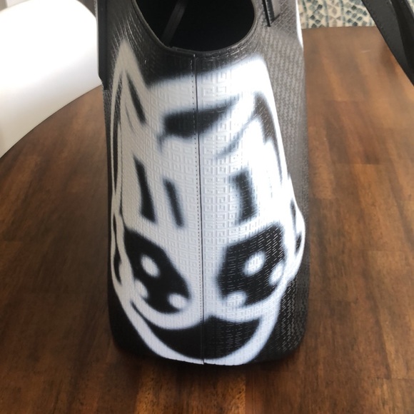 Givenchy | Bags | New With Tag 49 Givenchy Chito Wing Dog Print 4g ...